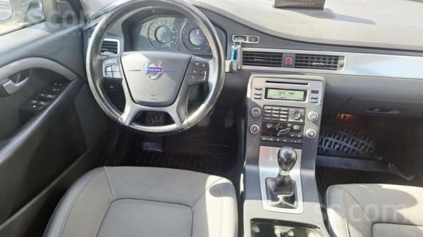 Black Volvo V70 2009 in Riga, with an engine capacity of 2.00 L and mileage of 272 thousand km for 3900 €, photo 9 on AUTOMOTO.COM.LV