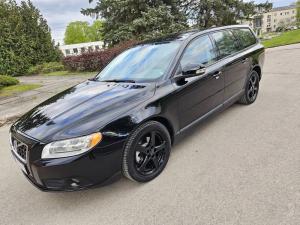 Black Volvo V70 2009 in Jekabpils, with an engine capacity of 2.00 L and mileage of 334 thousand km for 4690 €, photo  on AUTOMOTO.COM.LV