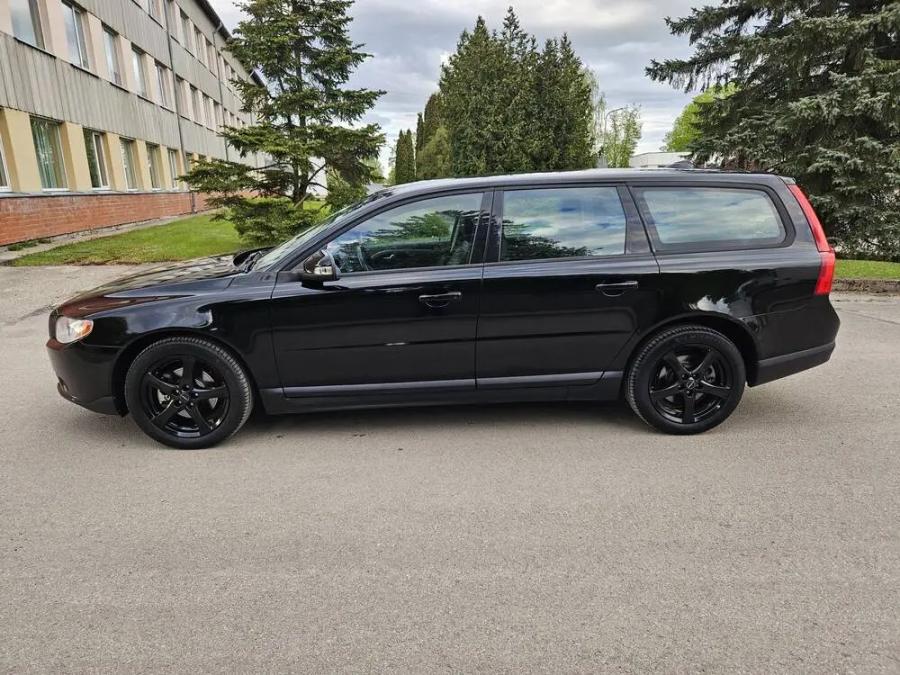 Melns Volvo V70 2009 Jēkabpils, ar dzinēja tilpumu 2.00 L un nobraukumu 334 tūkst. km par 4690 €, foto 14 vietnē AUTOMOTO.COM.LV