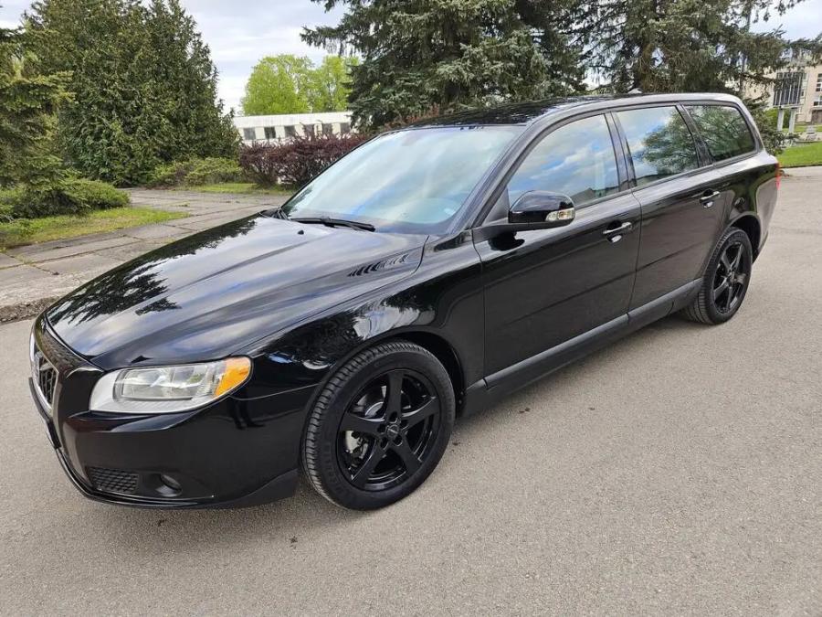 Melns Volvo V70 2009 Jēkabpils, ar dzinēja tilpumu 2.00 L un nobraukumu 334 tūkst. km par 4690 €, foto 15 vietnē AUTOMOTO.COM.LV