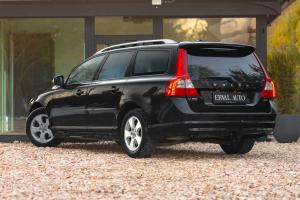 Melns Volvo V70 2009 Jelgava, ar dzinēja tilpumu 2.40 L un nobraukumu 326 tūkst. km par 5800 €, foto 7 vietnē AUTOMOTO.COM.LV