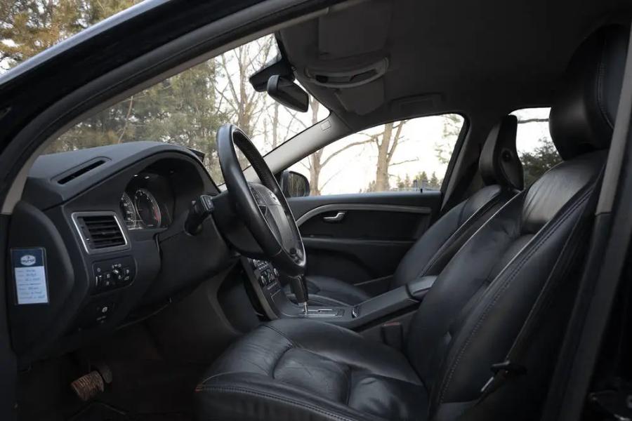 Melns Volvo V70 2009 Jelgava, ar dzinēja tilpumu 2.40 L un nobraukumu 326 tūkst. km par 5800 €, foto 9 vietnē AUTOMOTO.COM.LV
