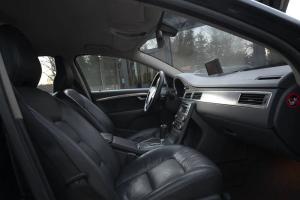 Melns Volvo V70 2009 Jelgava, ar dzinēja tilpumu 2.40 L un nobraukumu 326 tūkst. km par 5800 €, foto 10 vietnē AUTOMOTO.COM.LV
