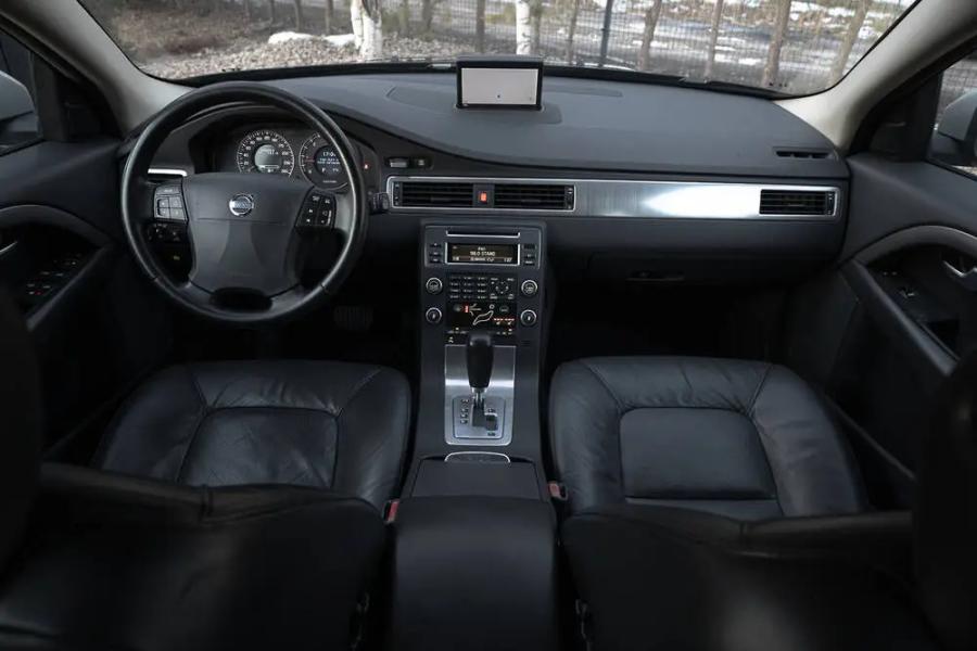 Melns Volvo V70 2009 Jelgava, ar dzinēja tilpumu 2.40 L un nobraukumu 326 tūkst. km par 5800 €, foto 13 vietnē AUTOMOTO.COM.LV
