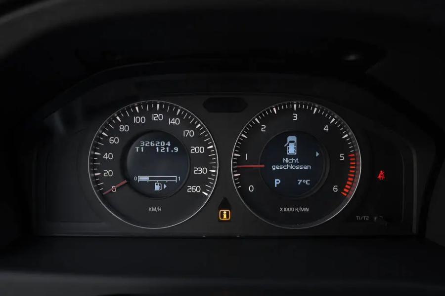 Melns Volvo V70 2009 Jelgava, ar dzinēja tilpumu 2.40 L un nobraukumu 326 tūkst. km par 5800 €, foto 19 vietnē AUTOMOTO.COM.LV