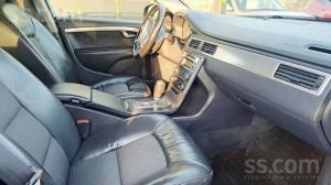 Black Volvo V70 2009 in Riga, with an engine capacity of 2.40 L and mileage of 313 thousand km for 3950 €, photo 9 on AUTOMOTO.COM.LV