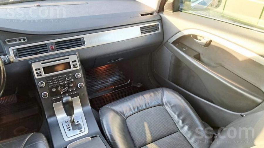 Black Volvo V70 2009 in Riga, with an engine capacity of 2.40 L and mileage of 313 thousand km for 3950 €, photo 14 on AUTOMOTO.COM.LV