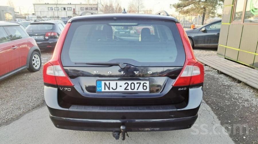 Black Volvo V70 2009 in Riga, with an engine capacity of 2.40 L and mileage of 313 thousand km for 3950 €, photo 16 on AUTOMOTO.COM.LV