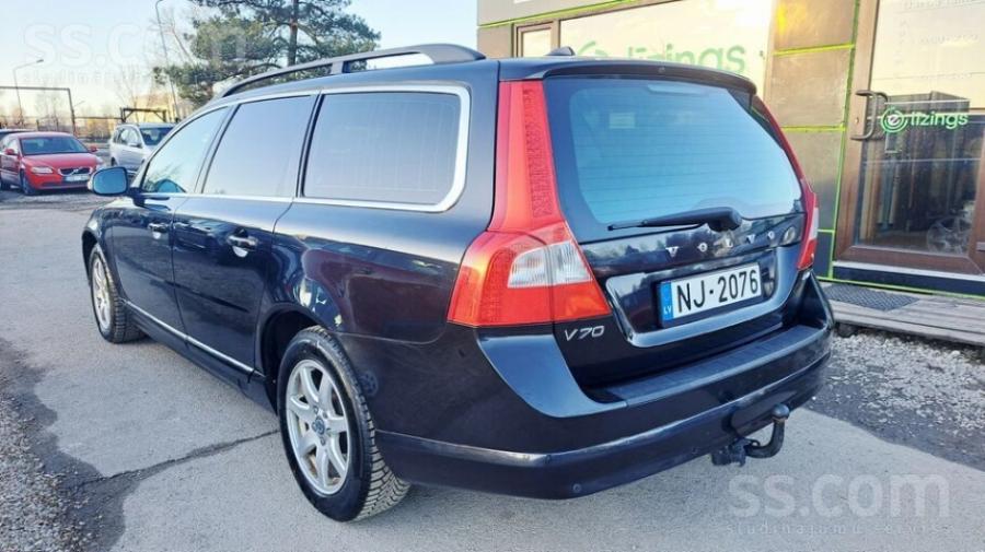 Black Volvo V70 2009 in Riga, with an engine capacity of 2.40 L and mileage of 313 thousand km for 3950 €, photo 18 on AUTOMOTO.COM.LV