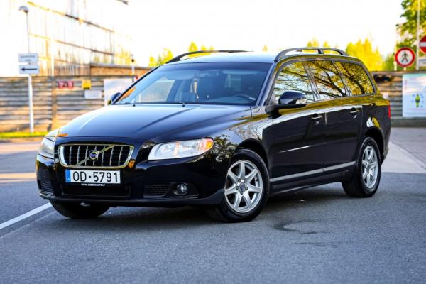 Black Volvo V70 2009 in Riga, with an engine capacity of 2.40 L and mileage of 0 thousand km for 5650 €, photo 1 on AUTOMOTO.COM.LV