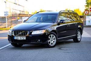 Black Volvo V70 2009 in Riga, with an engine capacity of 2.40 L and mileage of 0 thousand km for 5650 €, photo  on AUTOMOTO.COM.LV