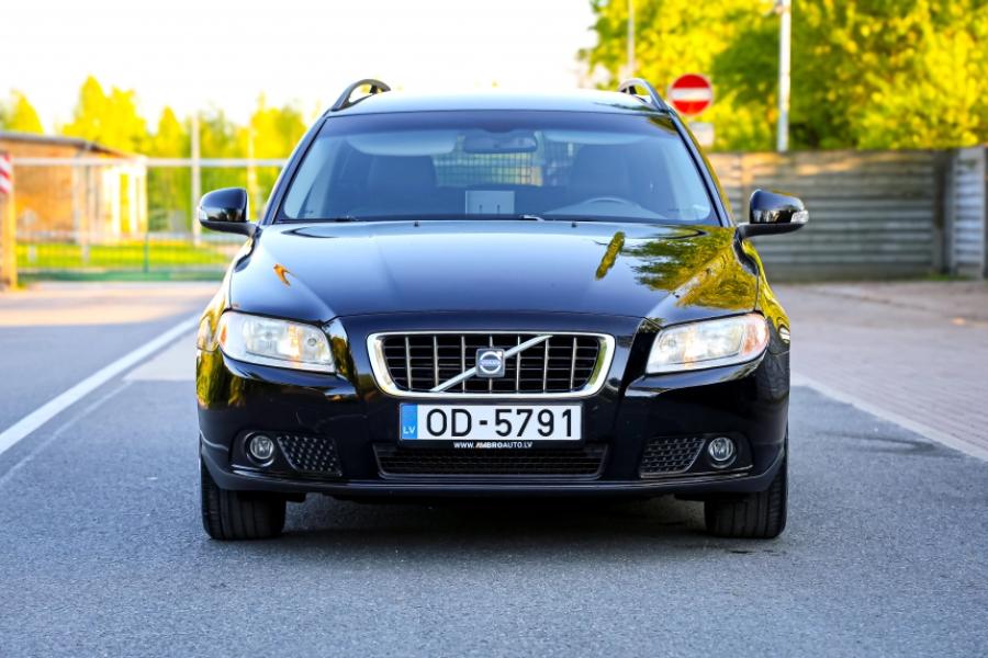 Melns Volvo V70 2009 Rīga, ar dzinēja tilpumu 2.40 L un nobraukumu 0 tūkst. km par 5650 €, foto 3 vietnē AUTOMOTO.COM.LV