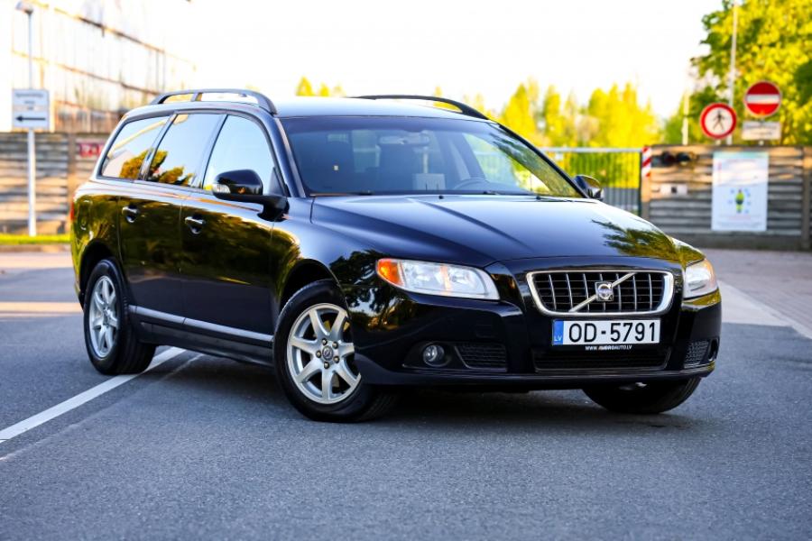 Melns Volvo V70 2009 Rīga, ar dzinēja tilpumu 2.40 L un nobraukumu 0 tūkst. km par 5650 €, foto 4 vietnē AUTOMOTO.COM.LV