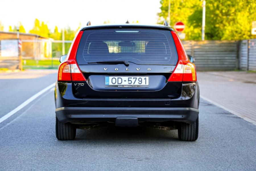 Melns Volvo V70 2009 Rīga, ar dzinēja tilpumu 2.40 L un nobraukumu 0 tūkst. km par 5650 €, foto 7 vietnē AUTOMOTO.COM.LV