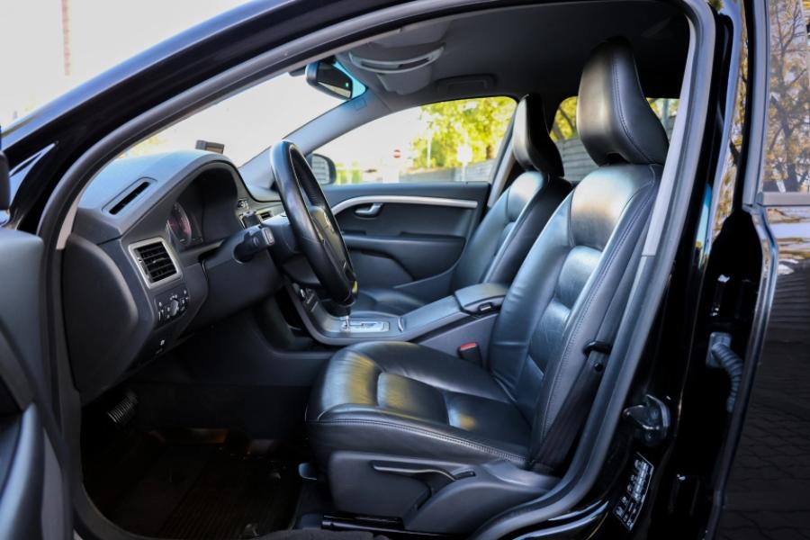 Melns Volvo V70 2009 Rīga, ar dzinēja tilpumu 2.40 L un nobraukumu 0 tūkst. km par 5650 €, foto 10 vietnē AUTOMOTO.COM.LV
