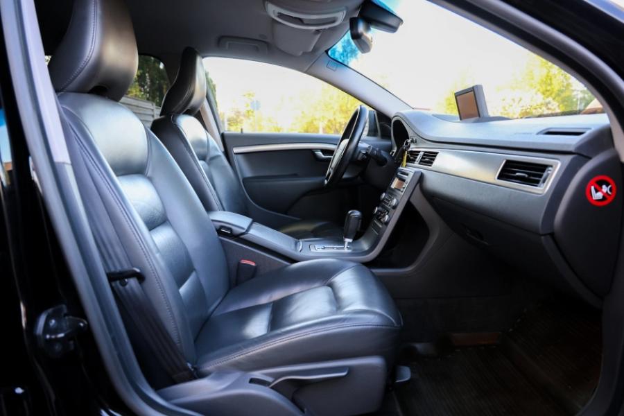 Melns Volvo V70 2009 Rīga, ar dzinēja tilpumu 2.40 L un nobraukumu 0 tūkst. km par 5650 €, foto 14 vietnē AUTOMOTO.COM.LV