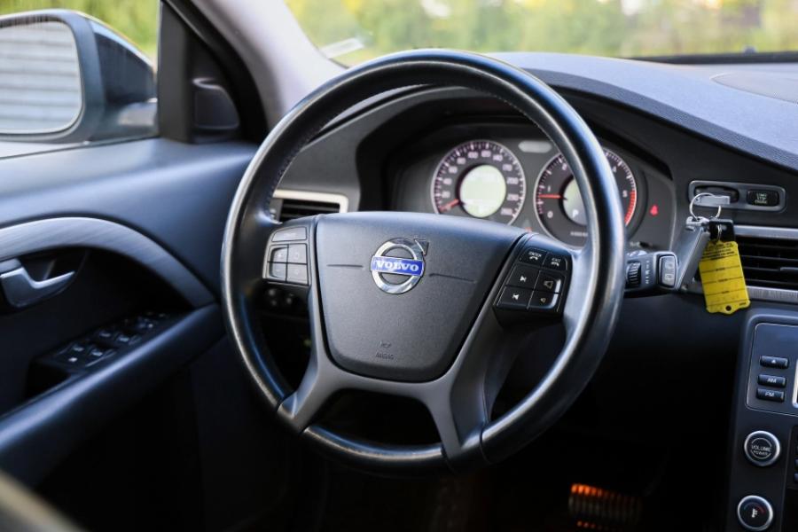Melns Volvo V70 2009 Rīga, ar dzinēja tilpumu 2.40 L un nobraukumu 0 tūkst. km par 5650 €, foto 16 vietnē AUTOMOTO.COM.LV