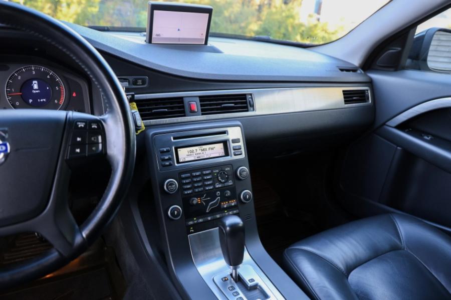 Melns Volvo V70 2009 Rīga, ar dzinēja tilpumu 2.40 L un nobraukumu 0 tūkst. km par 5650 €, foto 18 vietnē AUTOMOTO.COM.LV