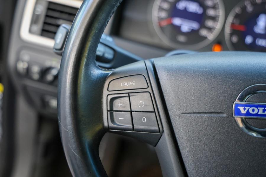 Melns Volvo V70 2009 Rīga, ar dzinēja tilpumu 2.40 L un nobraukumu 0 tūkst. km par 5650 €, foto 21 vietnē AUTOMOTO.COM.LV