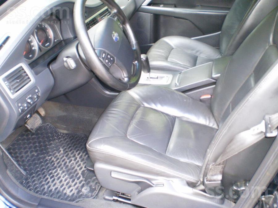 Melns Volvo V70 2009 Daugavpils, ar dzinēja tilpumu 2.40 L un nobraukumu 334 tūkst. km par 2980 €, foto 13 vietnē AUTOMOTO.COM.LV