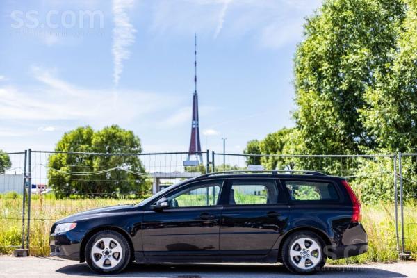 Черный Вольво В70 2009 в Рига, объемом двигателя 2.40 л и пробегом 412 тыс. км за 3990 €, фото 4 на AUTOMOTO.COM.LV
