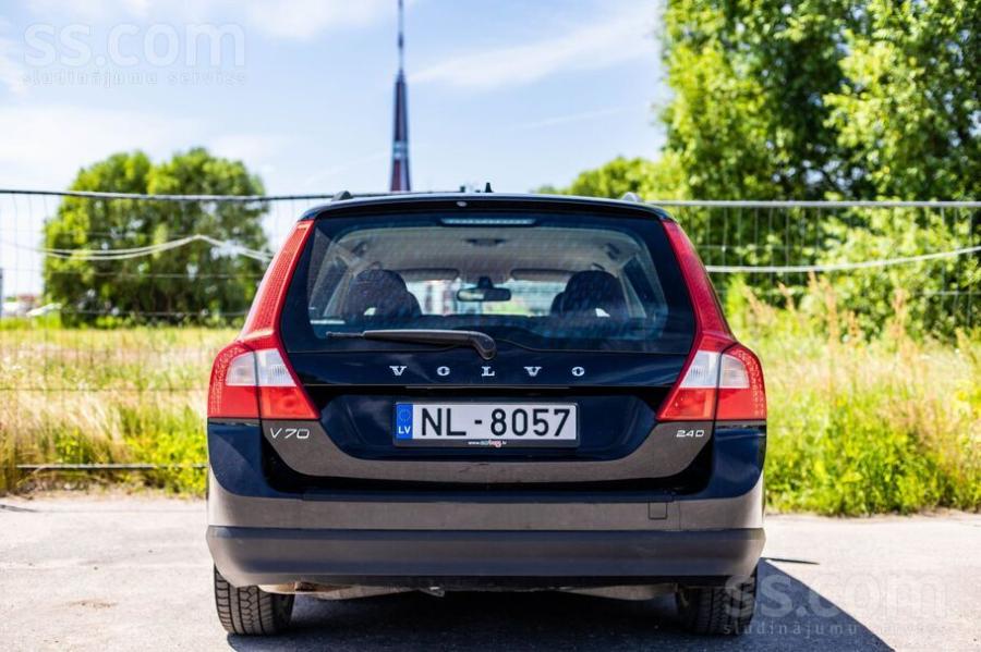 Melns Volvo V70 2009 Rīga, ar dzinēja tilpumu 2.40 L un nobraukumu 412 tūkst. km par 3990 €, foto 9 vietnē AUTOMOTO.COM.LV