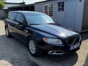 Черный Вольво В70 2009 в Даугавпилс, объемом двигателя 2.40 л и пробегом 343 тыс. км за 2980 €, фото  на AUTOMOTO.COM.LV