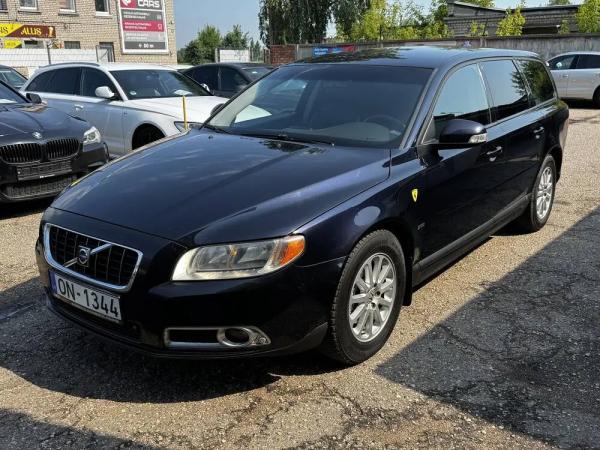 Black Volvo V70 2009 in Daugavpils, with an engine capacity of 2.40 L and mileage of 343 thousand km for 2980 €, photo 3 on AUTOMOTO.COM.LV