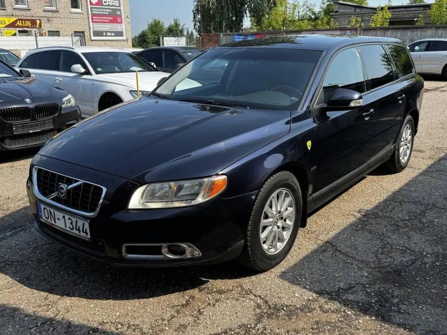 Черный Вольво В70 2009 в Даугавпилс, объемом двигателя 2.40 л и пробегом 343 тыс. км за 2980 €, фото 4 на AUTOMOTO.COM.LV