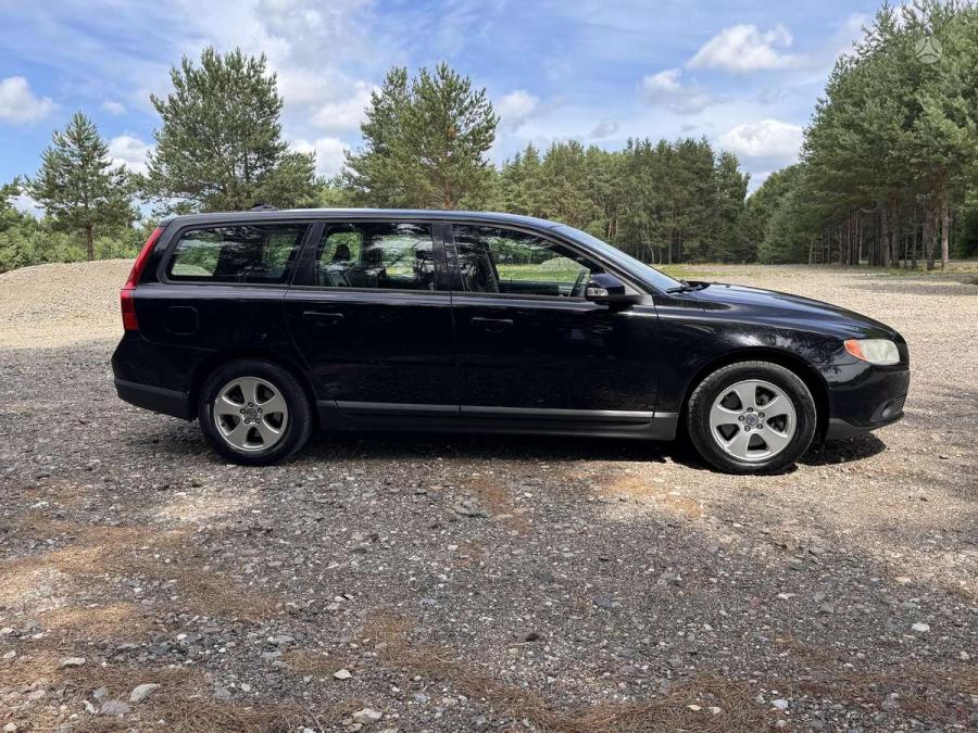 Melns Volvo V70 2009 Jonava, ar dzinēja tilpumu 2.40 L un nobraukumu 392 tūkst. km par 4350 €, foto 5 vietnē AUTOMOTO.COM.LV