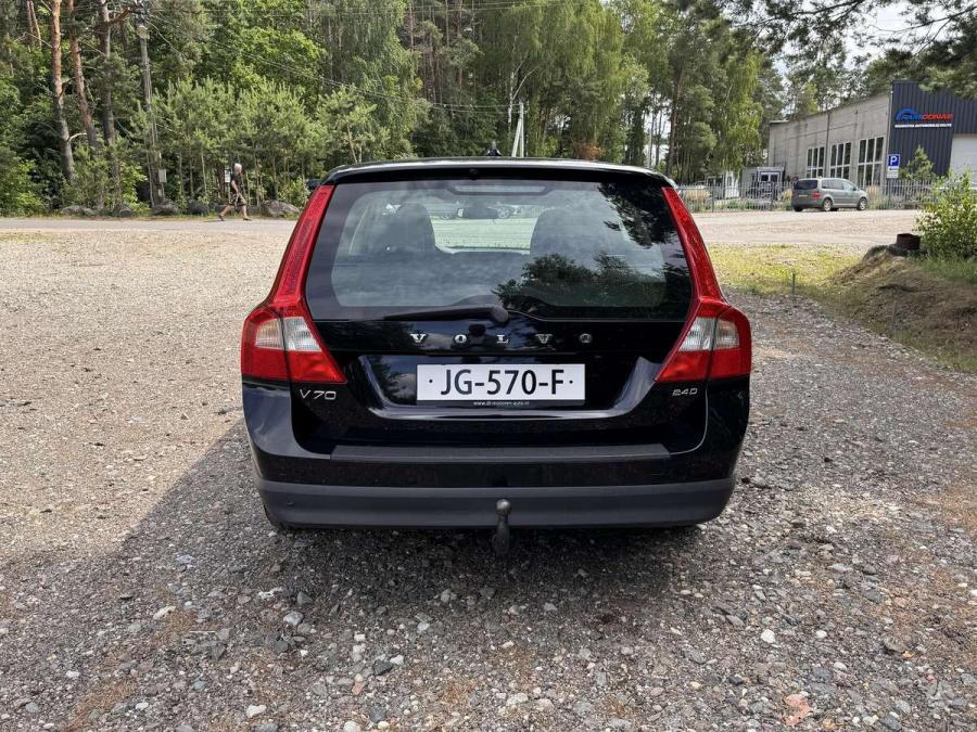 Melns Volvo V70 2009 Jonava, ar dzinēja tilpumu 2.40 L un nobraukumu 392 tūkst. km par 4350 €, foto 6 vietnē AUTOMOTO.COM.LV