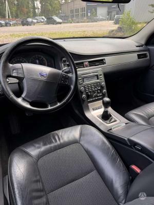 Melns Volvo V70 2009 Jonava, ar dzinēja tilpumu 2.40 L un nobraukumu 392 tūkst. km par 4350 €, foto 14 vietnē AUTOMOTO.COM.LV