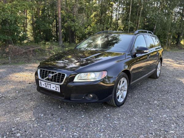 Melns Volvo V70 2009 Jonava, ar dzinēja tilpumu 2.40 L un nobraukumu 337 tūkst. km par 4550 €, foto 1 vietnē AUTOMOTO.COM.LV