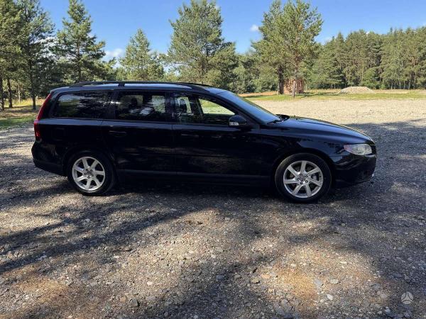 Melns Volvo V70 2009 Jonava, ar dzinēja tilpumu 2.40 L un nobraukumu 337 tūkst. km par 4550 €, foto 4 vietnē AUTOMOTO.COM.LV