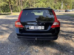 Black Volvo V70 2009 in Jonava, with an engine capacity of 2.40 L and mileage of 337 thousand km for 4550 €, photo 7 on AUTOMOTO.COM.LV