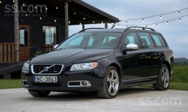 Black Volvo V70 2009 in Riga, with an engine capacity of 2.40 L and mileage of 276 thousand km for 4990 €, photo 1 on AUTOMOTO.COM.LV
