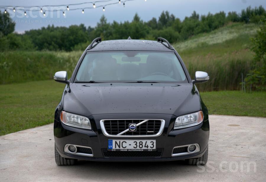 Melns Volvo V70 2009 Rīga, ar dzinēja tilpumu 2.40 L un nobraukumu 276 tūkst. km par 4990 €, foto 4 vietnē AUTOMOTO.COM.LV