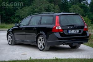 Melns Volvo V70 2009 Rīga, ar dzinēja tilpumu 2.40 L un nobraukumu 276 tūkst. km par 4990 €, foto 6 vietnē AUTOMOTO.COM.LV