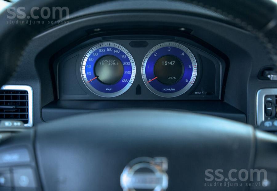 Melns Volvo V70 2009 Rīga, ar dzinēja tilpumu 2.40 L un nobraukumu 276 tūkst. km par 4990 €, foto 12 vietnē AUTOMOTO.COM.LV