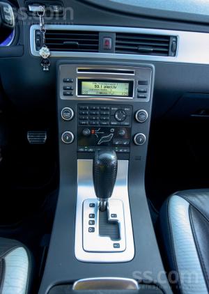 Melns Volvo V70 2009 Rīga, ar dzinēja tilpumu 2.40 L un nobraukumu 276 tūkst. km par 4990 €, foto 17 vietnē AUTOMOTO.COM.LV