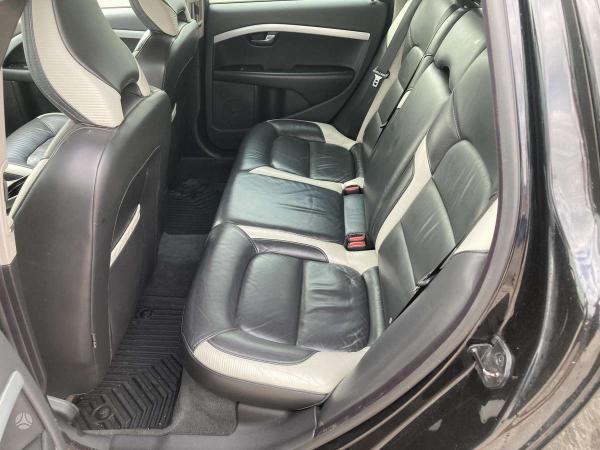 Melns Volvo V70 2009 Marijampole, ar dzinēja tilpumu 2.40 L un nobraukumu 350 tūkst. km par 4400 €, foto 10 vietnē AUTOMOTO.COM.LV