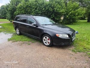 Black Volvo V70 2009 in Ventspils, with an engine capacity of 2.40 L and mileage of 354 thousand km for 1800 €, photo  on AUTOMOTO.COM.LV