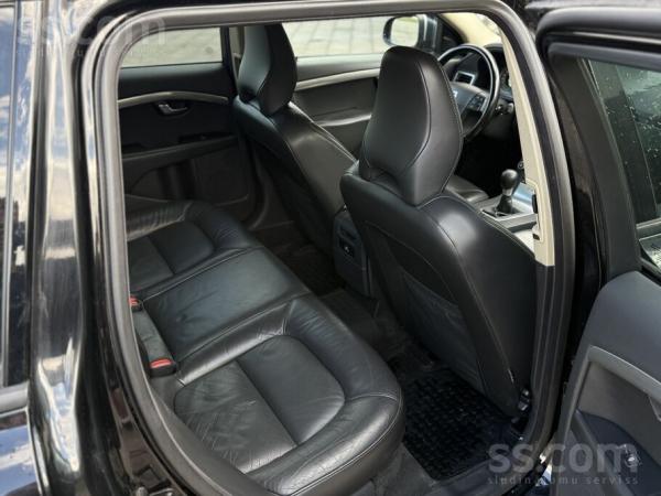 Black Volvo V70 2009 in Riga, with an engine capacity of 2.00 L and mileage of 439 thousand km for 2300 €, photo 10 on AUTOMOTO.COM.LV
