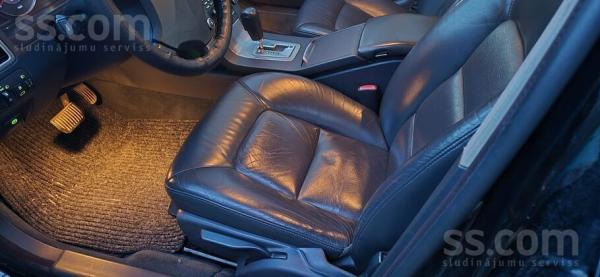 Melns Volvo V70 2009 Bauska, ar dzinēja tilpumu 2.40 L un nobraukumu 409 tūkst. km par 3800 €, foto 2 vietnē AUTOMOTO.COM.LV