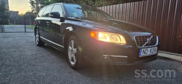 Melns Volvo V70 2009 Bauska, ar dzinēja tilpumu 2.40 L un nobraukumu 409 tūkst. km par 3800 €, foto 3 vietnē AUTOMOTO.COM.LV