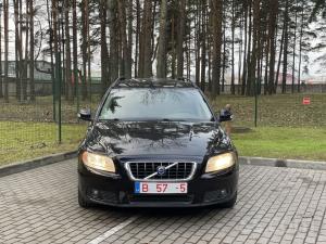 Black Volvo V70 2009 in Riga, with an engine capacity of 2.00 L and mileage of 239 thousand km for 4990 €, photo 4 on AUTOMOTO.COM.LV