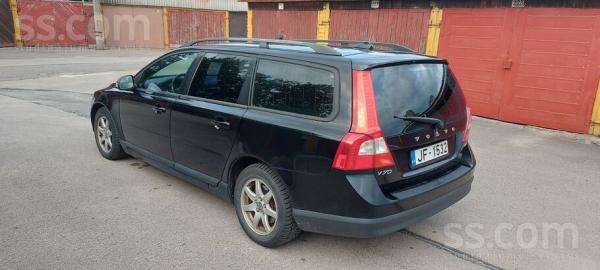 Black Volvo V70 2009 in Riga, with an engine capacity of 2.40 L and mileage of 318 thousand km for 3900 €, photo 3 on AUTOMOTO.COM.LV