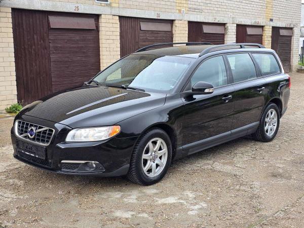 Melns Volvo V70 2009 Viļņa, ar dzinēja tilpumu 2.00 L un nobraukumu 269 tūkst. km par 3600 €, foto 2 vietnē AUTOMOTO.COM.LV
