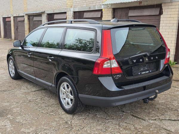 Melns Volvo V70 2009 Viļņa, ar dzinēja tilpumu 2.00 L un nobraukumu 269 tūkst. km par 3600 €, foto 4 vietnē AUTOMOTO.COM.LV
