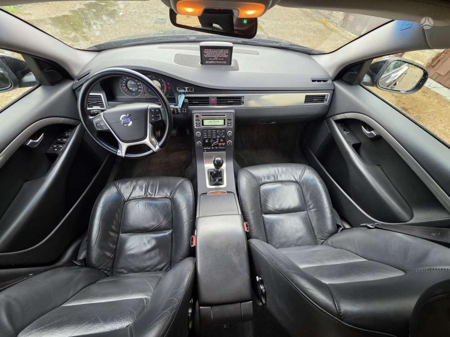Black Volvo V70 2009 in Vilnius, with an engine capacity of 2.00 L and mileage of 269 thousand km for 3600 €, photo 10 on AUTOMOTO.COM.LV
